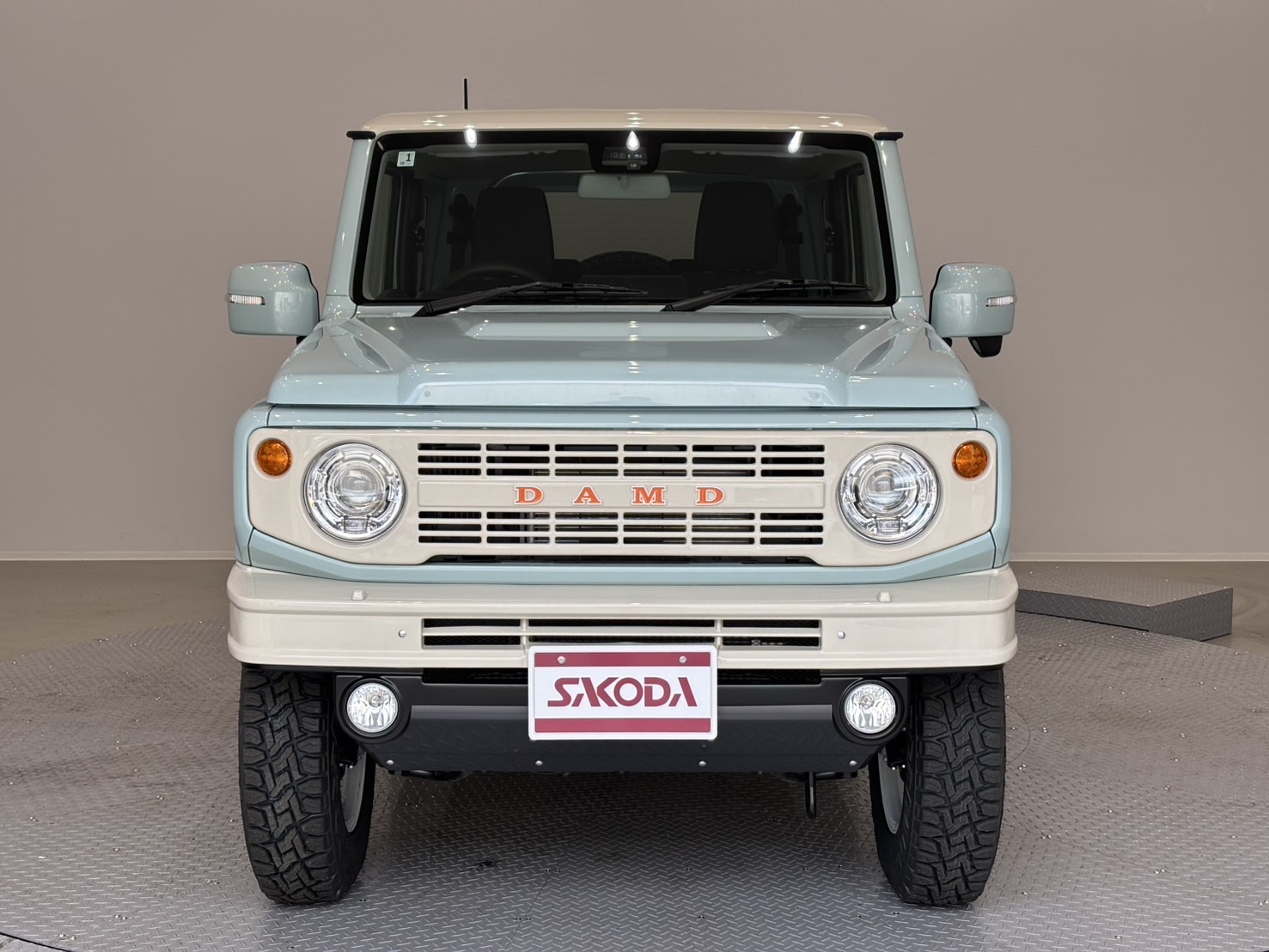 【DAMD little:Bコンプリートカー】ジムニーがレトロで可愛い本格派SUVに！ | サコダ車輌グループ